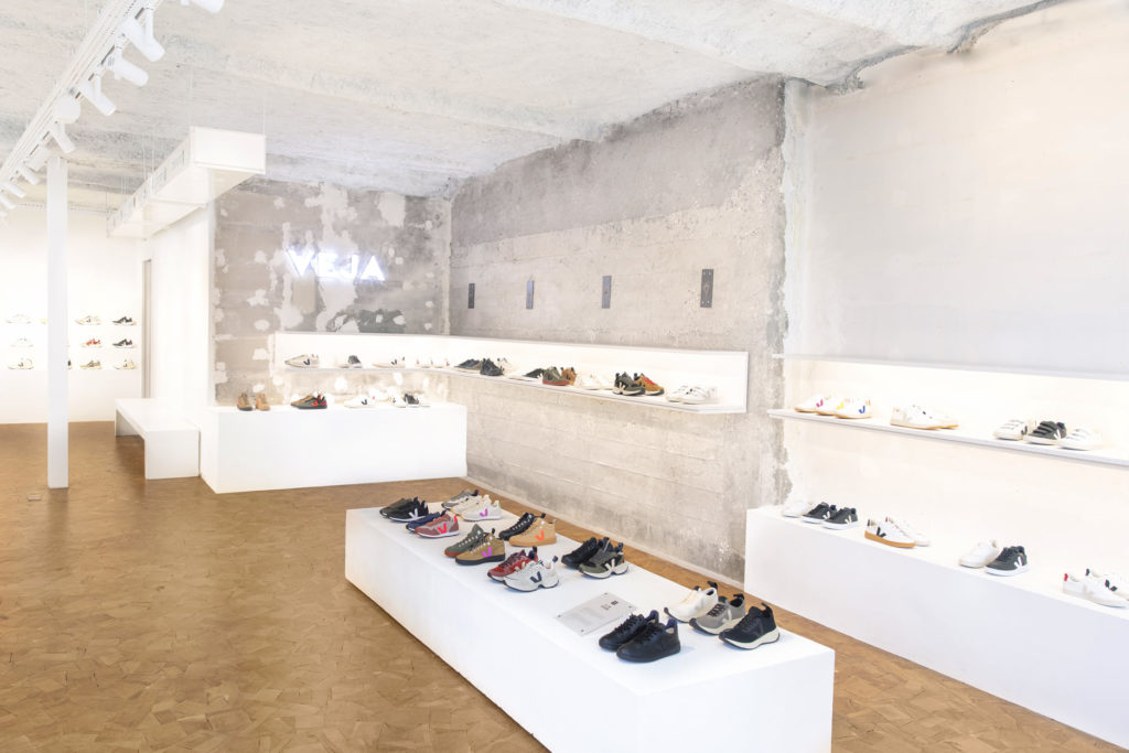 VEJA ouvre sa première boutique à Paris ! - French Kicks
